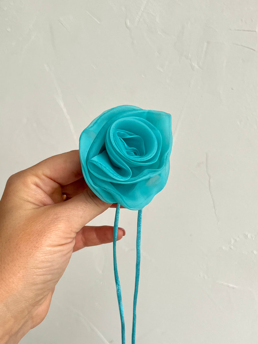 2in1 mini gėlė sagė / kaklo aksesuaras "Icy" – Mari made