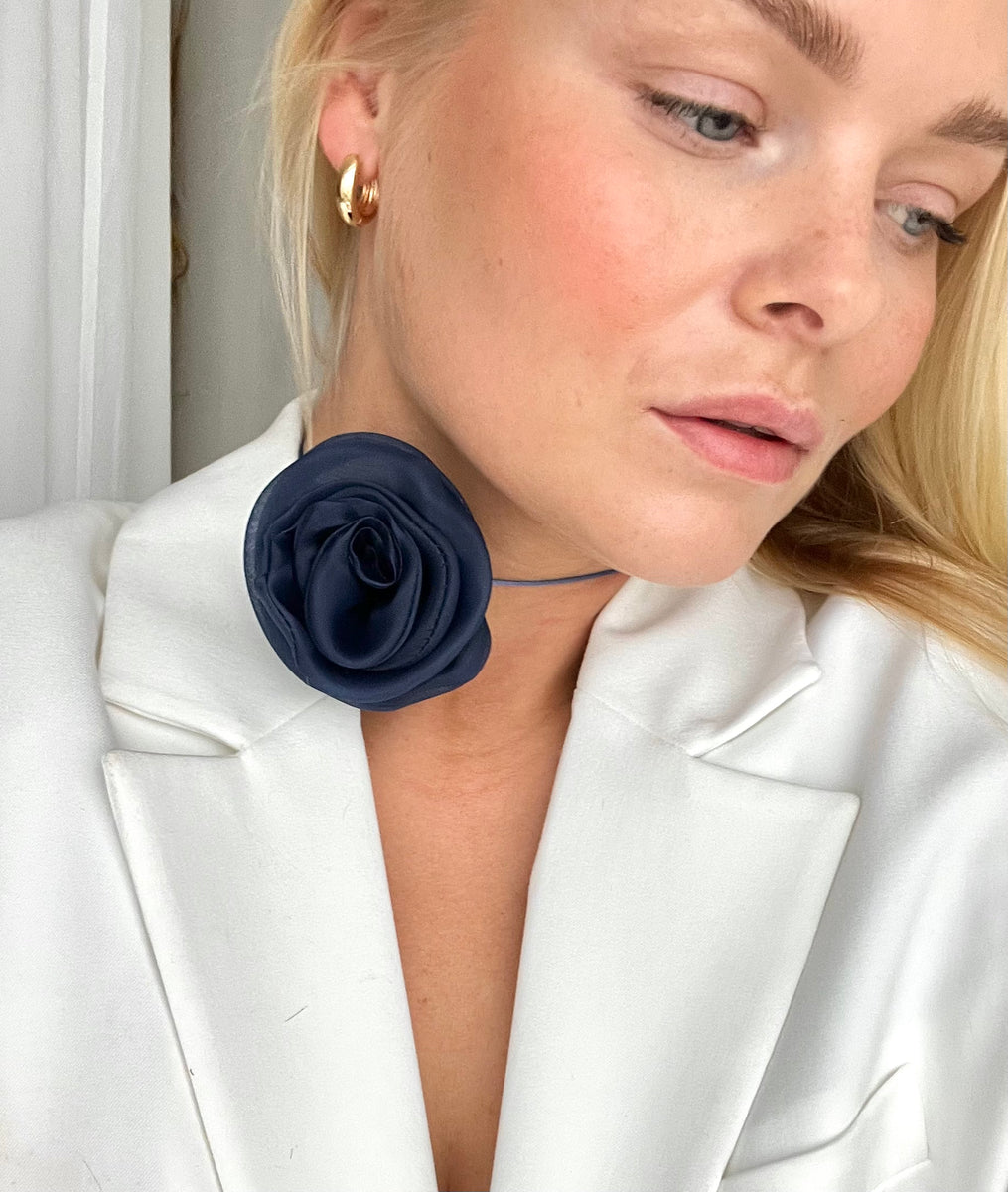 2in1 mini gėlė sagė / kaklo aksesuaras "Midnight" – Mari made