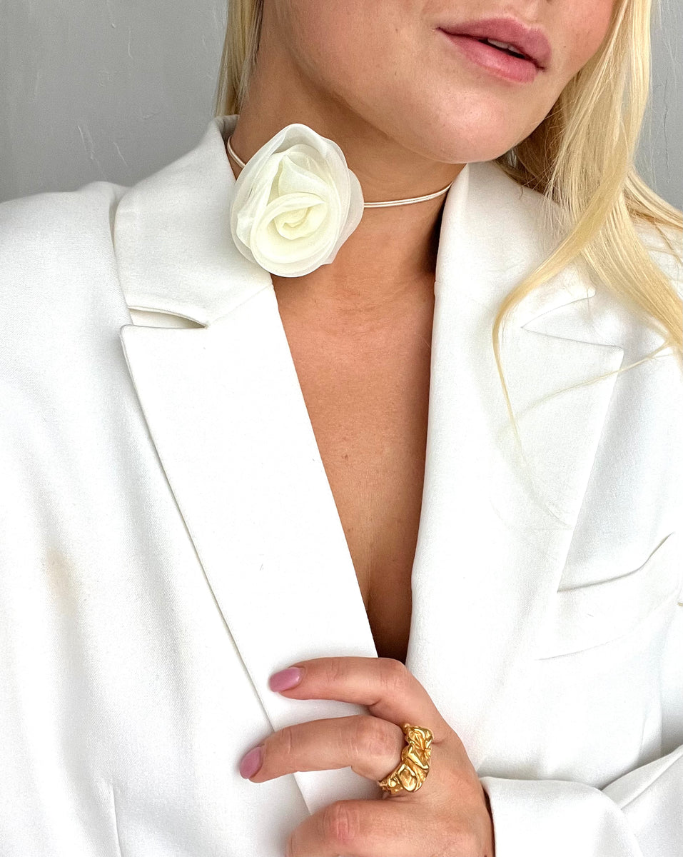 2in1 mini gėlė sagė / kaklo aksesuaras "Milky" – Mari made