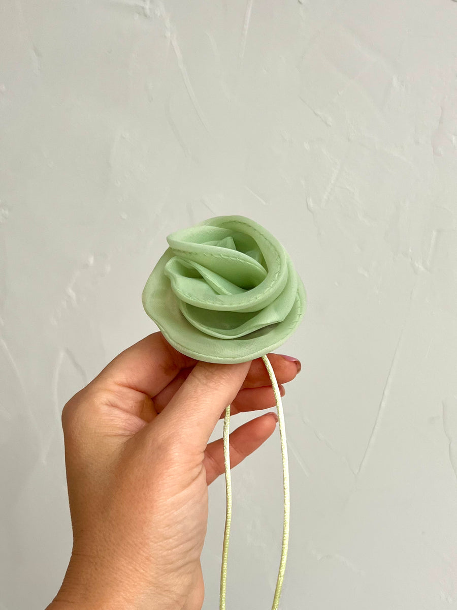 2in1 mini gėlė sagė / kaklo aksesuaras "Pastel Mint" – Mari made